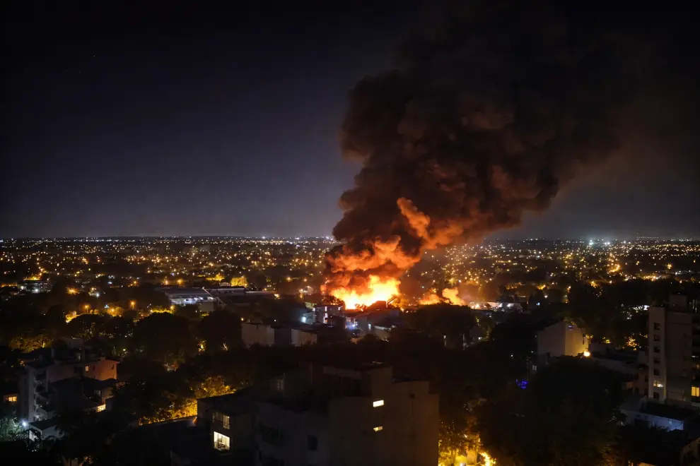Explosión e incendio en fábrica de san fernando - Gente de Salta